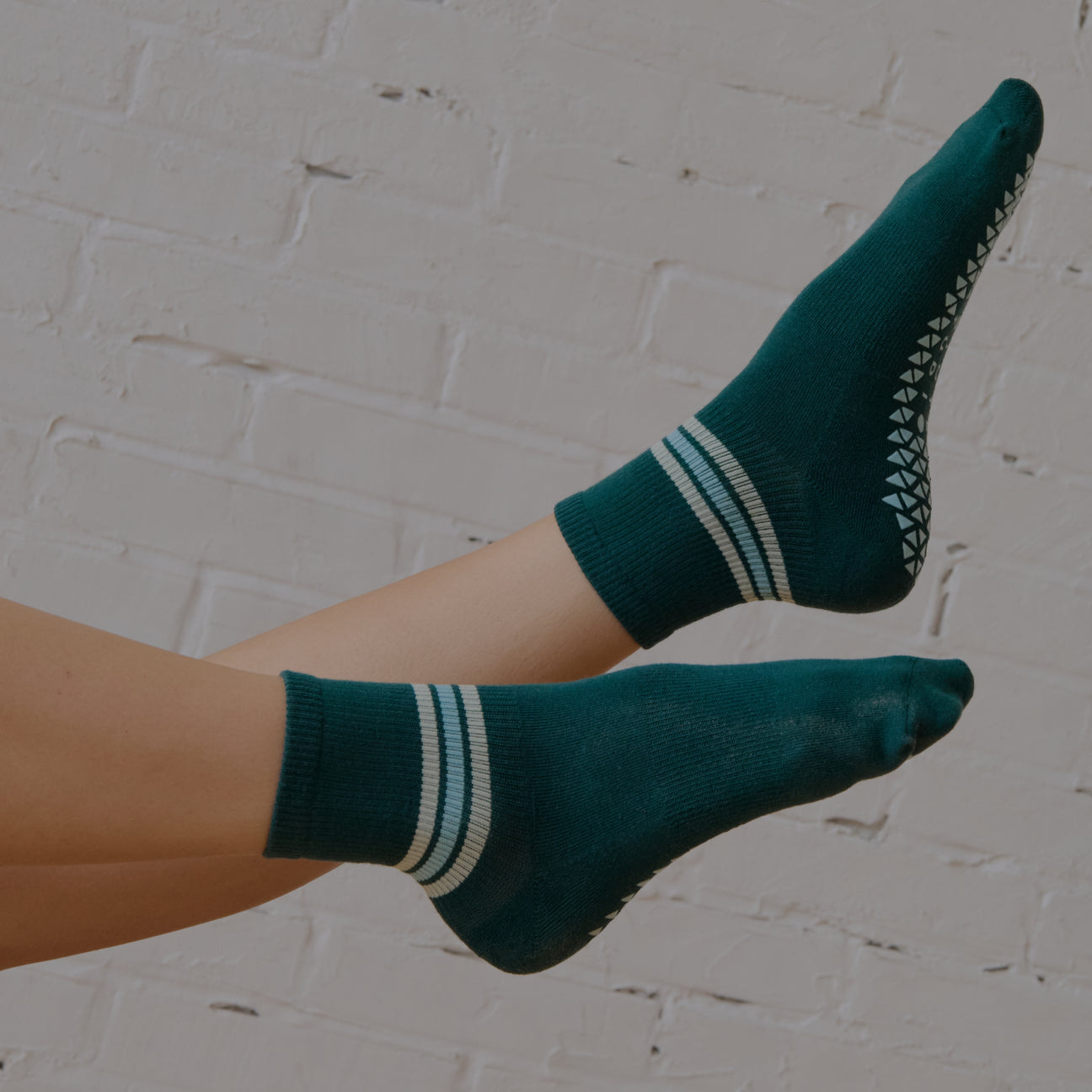 Love Full Foot Grip Sock – Pointe Studio